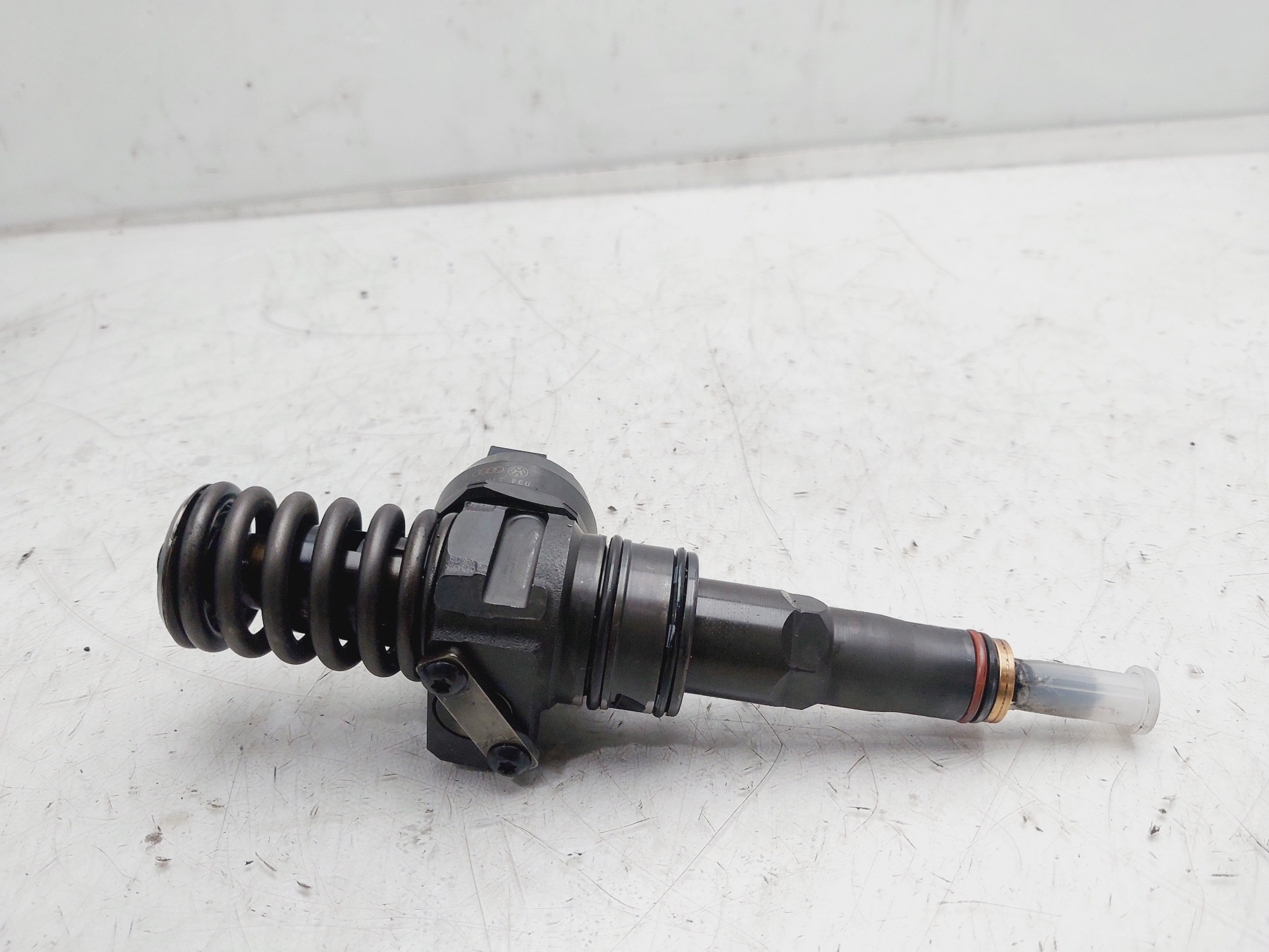 Injector SEAT LEON (1P1) 1.9 TDI 19321979 | B-Parts