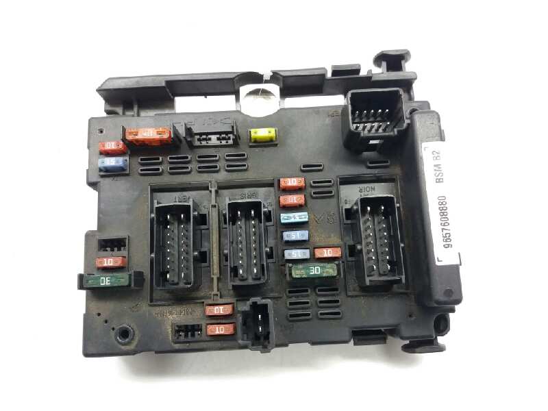 Fuse box PEUGEOT 206 Hatchback (2A/C) 2.0 HDI 90 2897911 | B-Parts