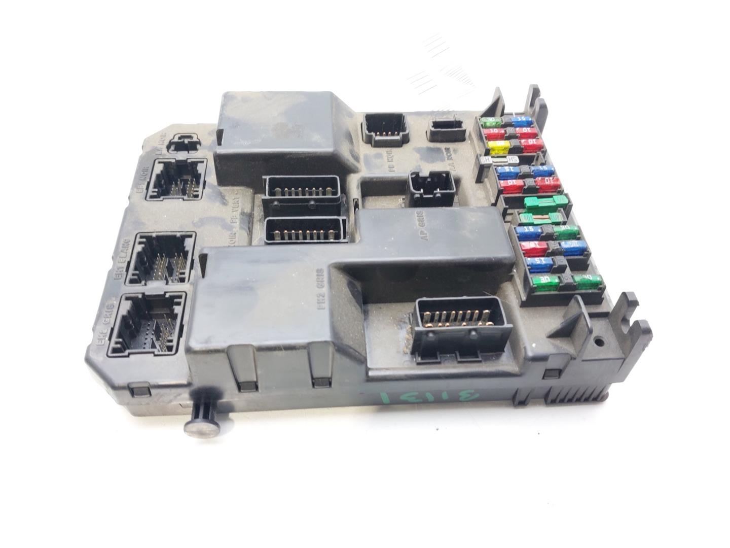 Fuse box PEUGEOT 307 CC (3B) 2.0 16V 13220741 | B-Parts