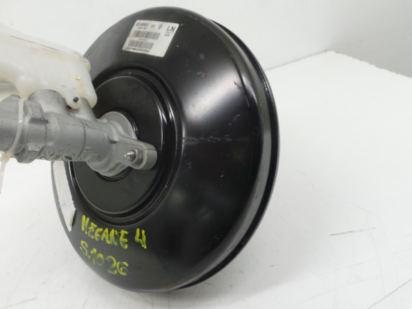 Servo brake RENAULT MEGANE IV Hatchback (B9A/M/N_) 1.2 TCe 130 (B9MR ...