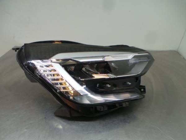 Right headlight RENAULT CAPTUR II (HF_) 6890864 | B-Parts