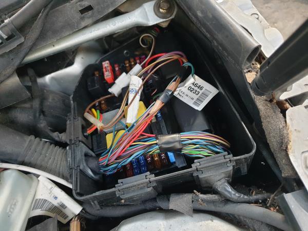 Fuse box MERCEDES-BENZ C-CLASS (W203) C 200 CDI (203.007) 9648859 | B-Parts