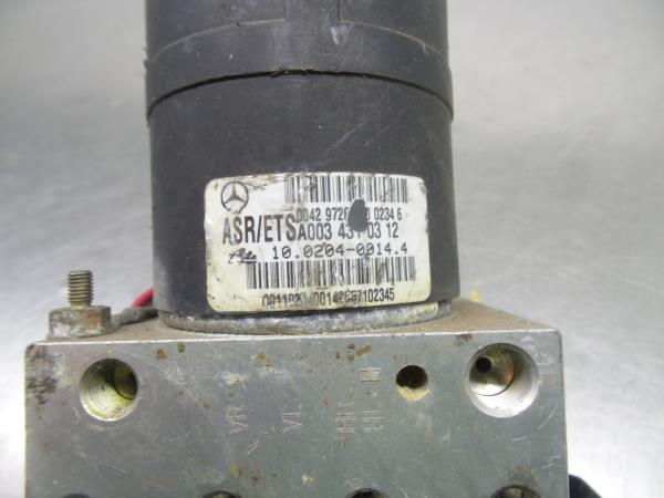 ABS pump MERCEDES-BENZ C-CLASS (W203) 3024383 | B-Parts