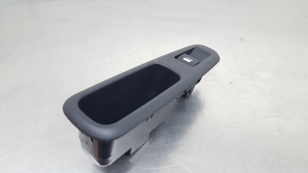 Right rear window switch PEUGEOT 5008 (0U_, 0E_) 96759764ZD | B-Parts