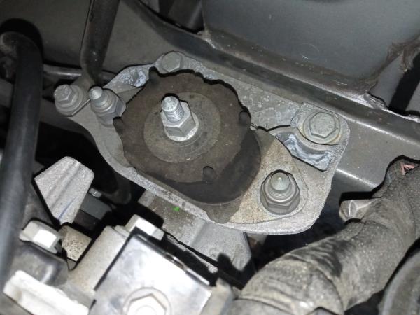 Engine mount RENAULT TWINGO III (BCM_) 0.9 TCe 90 9129183 | B-Parts