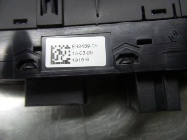 Fensterheberschalter links vorne RENAULT MEGANE IV Grandtour (K9A/M/N ...