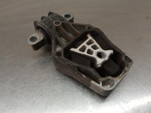 Gearbox mount MERCEDES-BENZ GLA-CLASS (X156) GLA 200 CDI / d (156.908 ...