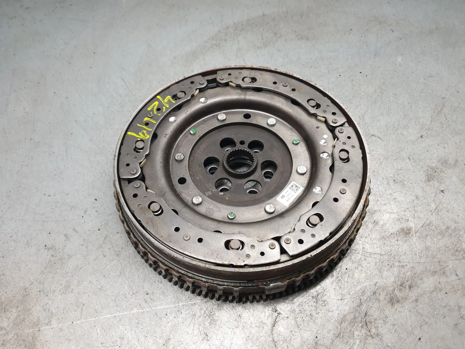 Volante motor RENAULT MEGANE IV Hatchback (B9A/M/N_) 1.3 TCe 100 (B9N8 ...