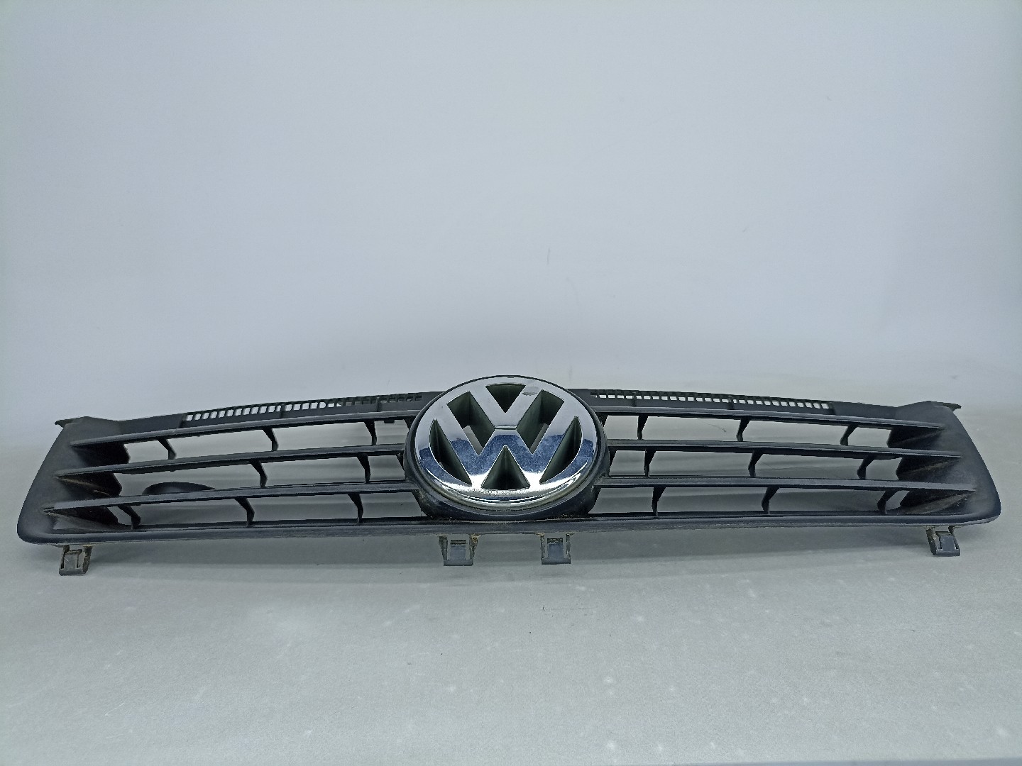 Front grille VW POLO (9N_) 1.2 12V 10707895 | B-Parts