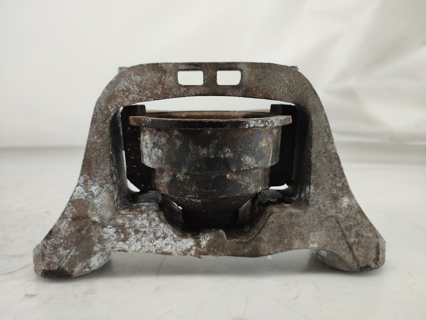 Engine mount FORD TOURNEO CONNECT 1.8 TDCi 12001374 | B-Parts