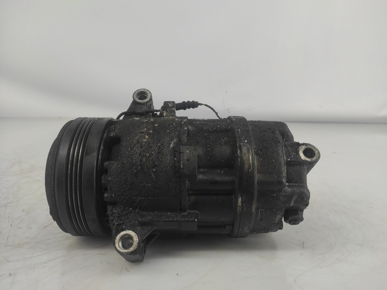 AC compressor BMW X3 (E83) 2.0 d 7849969 | B-Parts