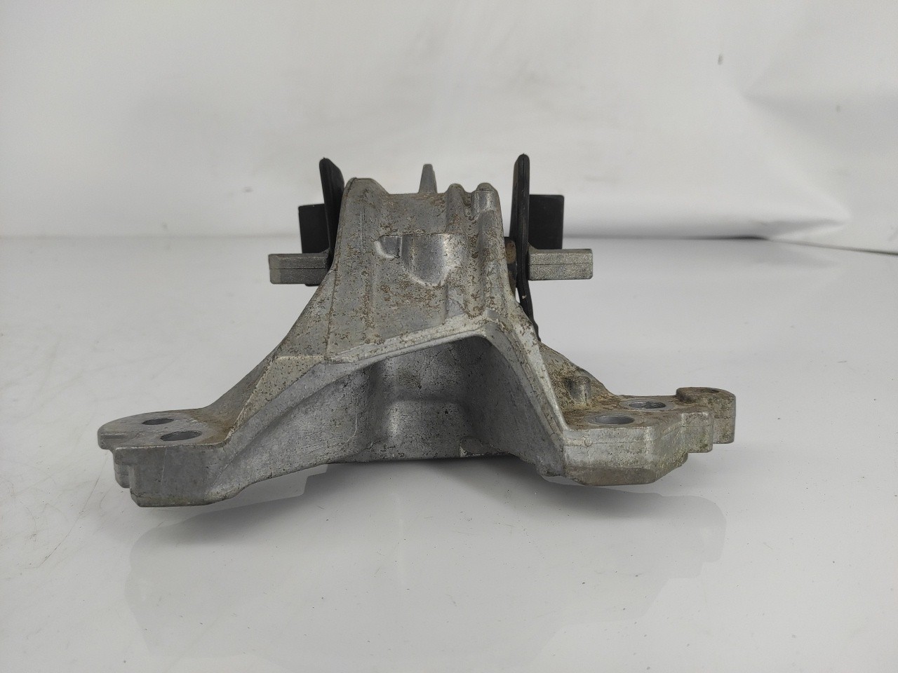 Engine mount PEUGEOT 407 SW (6E_) 2.0 HDi 135 8077836 | B-Parts