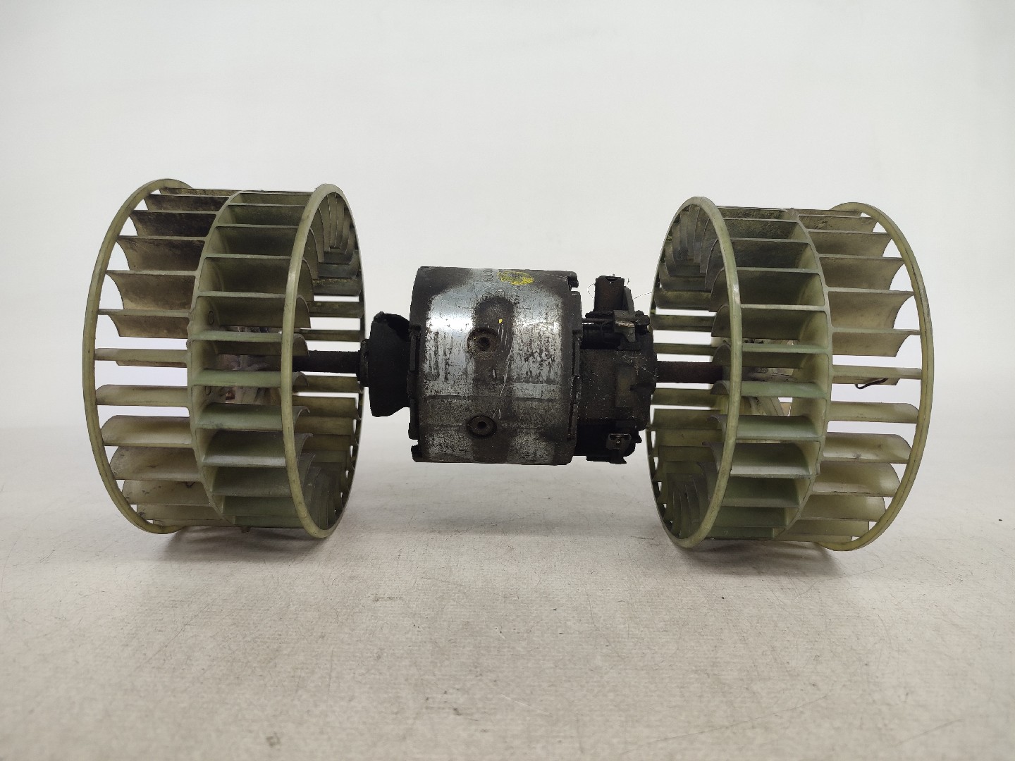 Heater blower motor MERCEDES-BENZ 190 (W201) D 2.0 (201.122) 9690545 ...