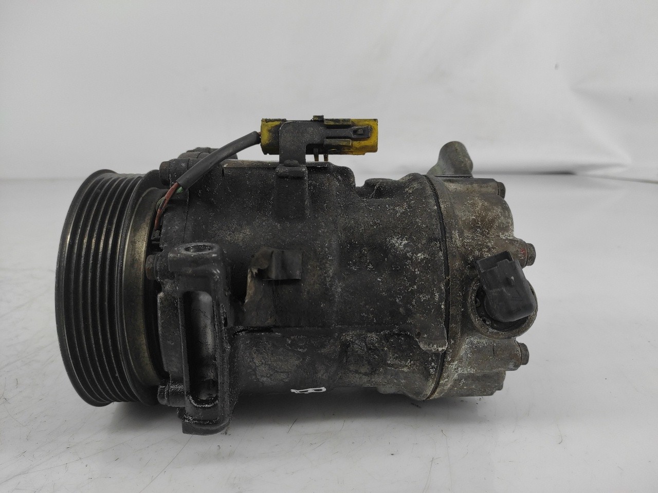 AC compressor PEUGEOT 308 SW I (4E_, 4H_) 1.6 HDi 8307077 | B-Parts