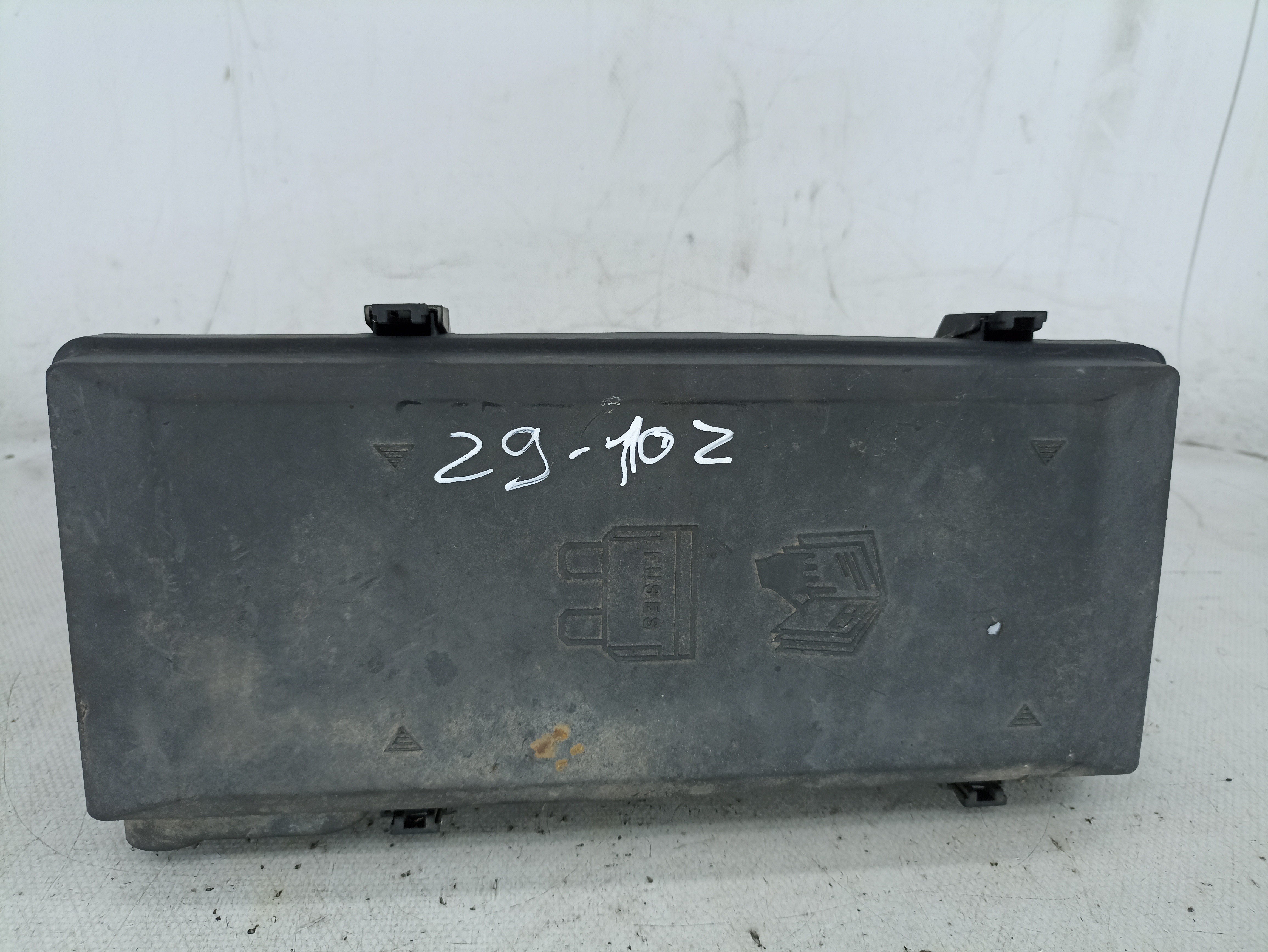 Fuse box LAND ROVER DISCOVERY II (L318) 2.5 Td5 4x4 9743463 | B-Parts