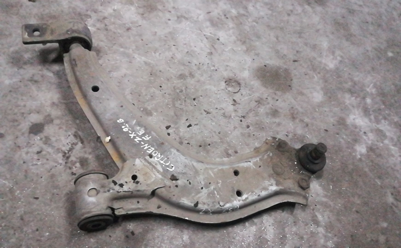 Left front suspension arm CITROËN ZX (N2) 1.1 | B-Parts