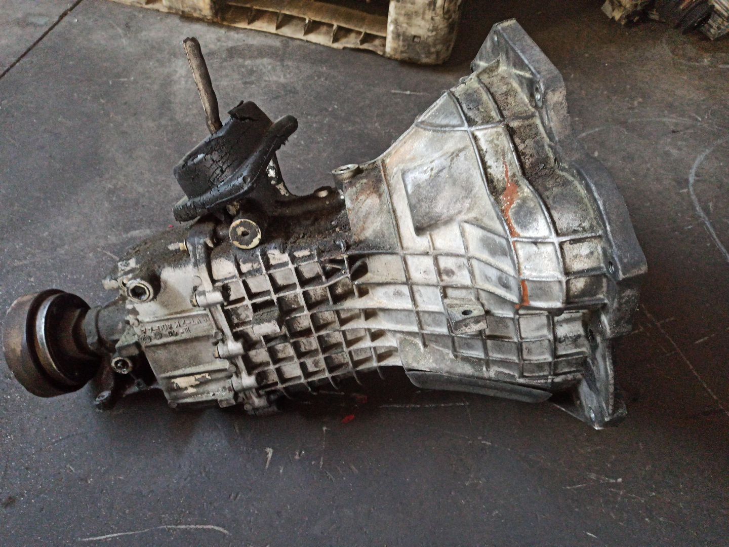 Manual gearbox FORD TRANSIT Van (T_ _) 2.5 D (TAL, TAS, TGL, TWS ...