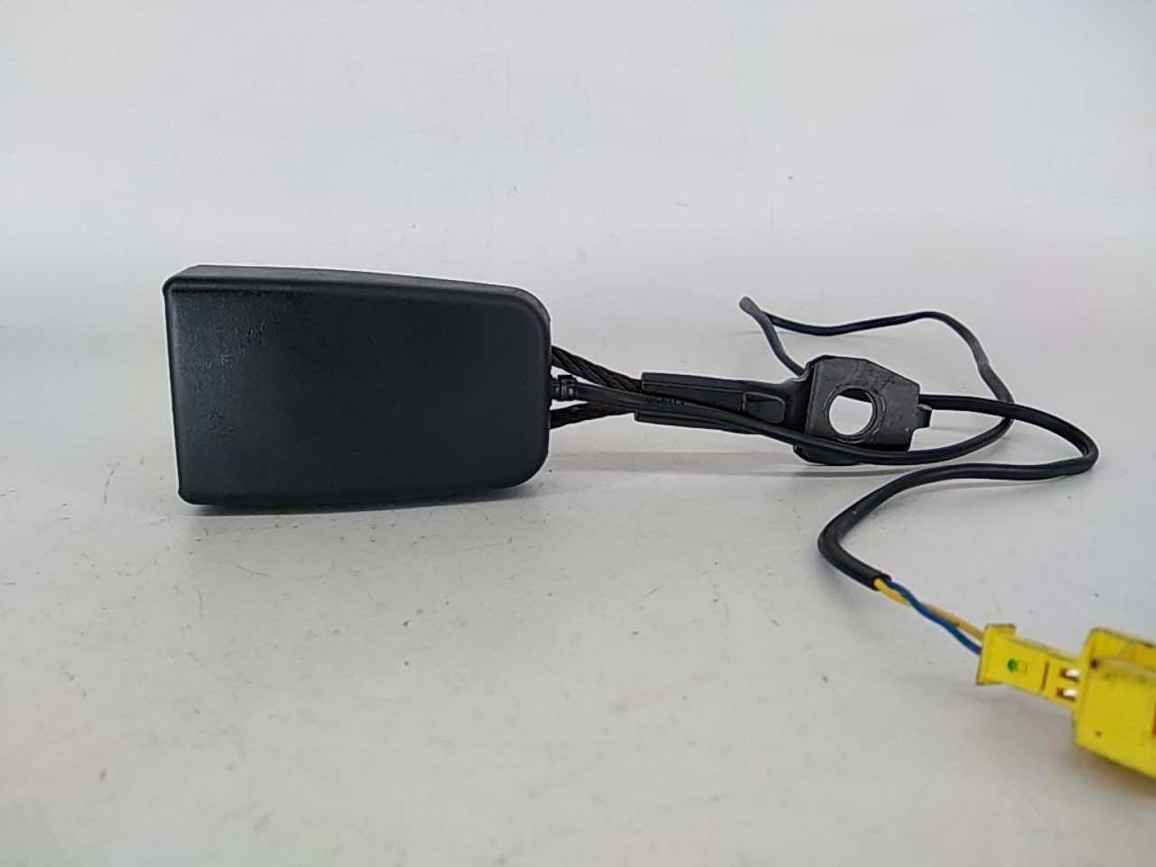 Front left belt tensioner MERCEDES-BENZ C-CLASS (W203) 6975255 | B-Parts