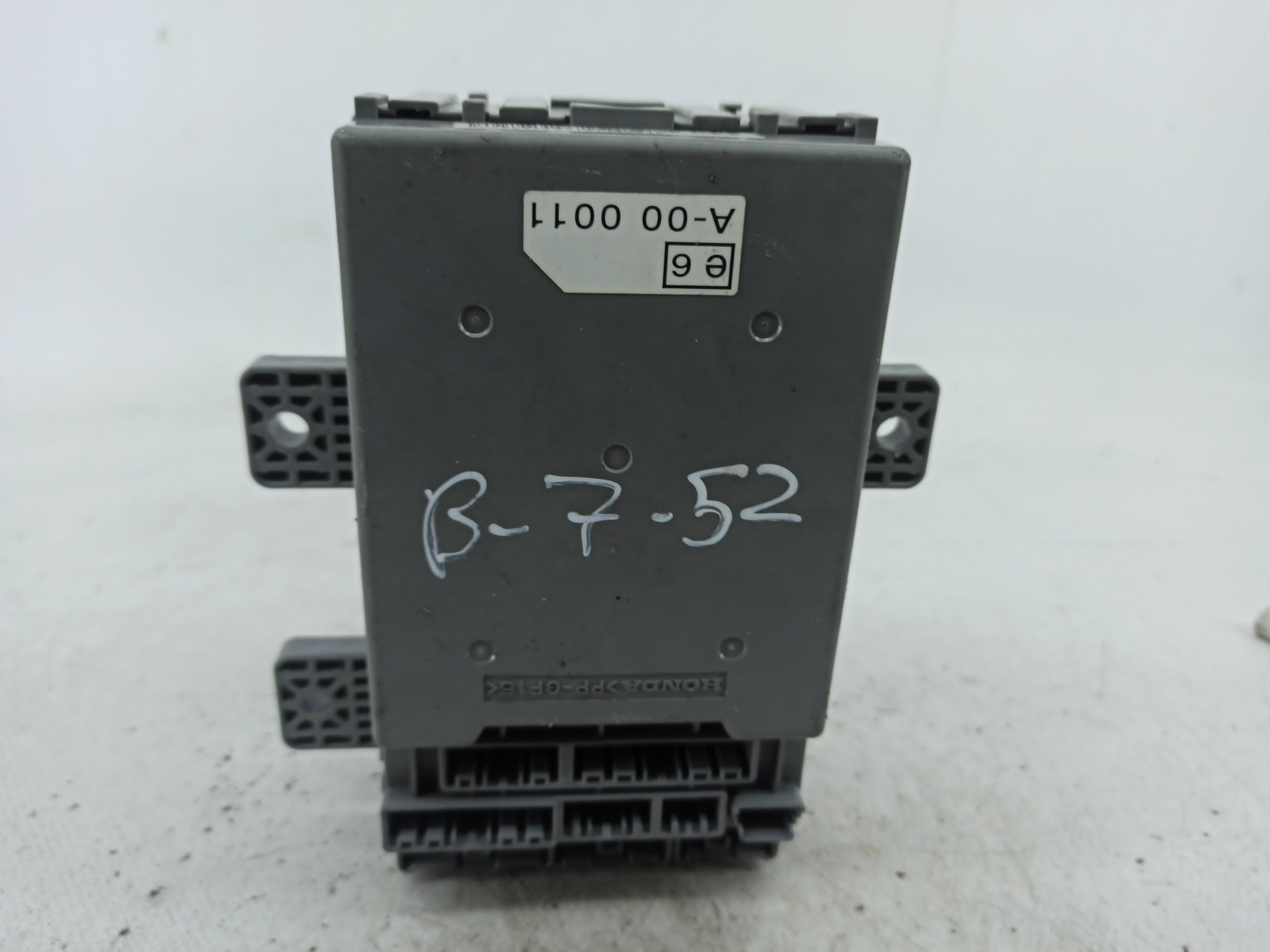Fuse box HONDA CIVIC VIII Hatchback (FN, FK) 2.2 CTDi (FK3) 8915318 | B ...