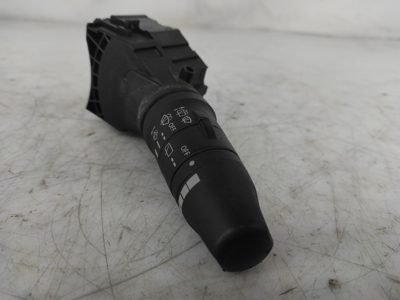 Switch NISSAN TERRANO II (R20) 2.7 TDi 4WD 9183768 | B-Parts