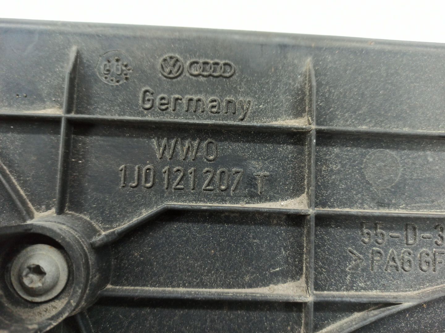 Radiator fan VW GOLF IV Variant (1J5) 1J0121207T | B-Parts