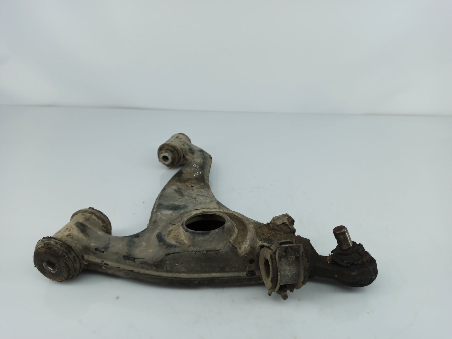 Left front suspension arm MERCEDES-BENZ 190 (W201) N/V | B-Parts