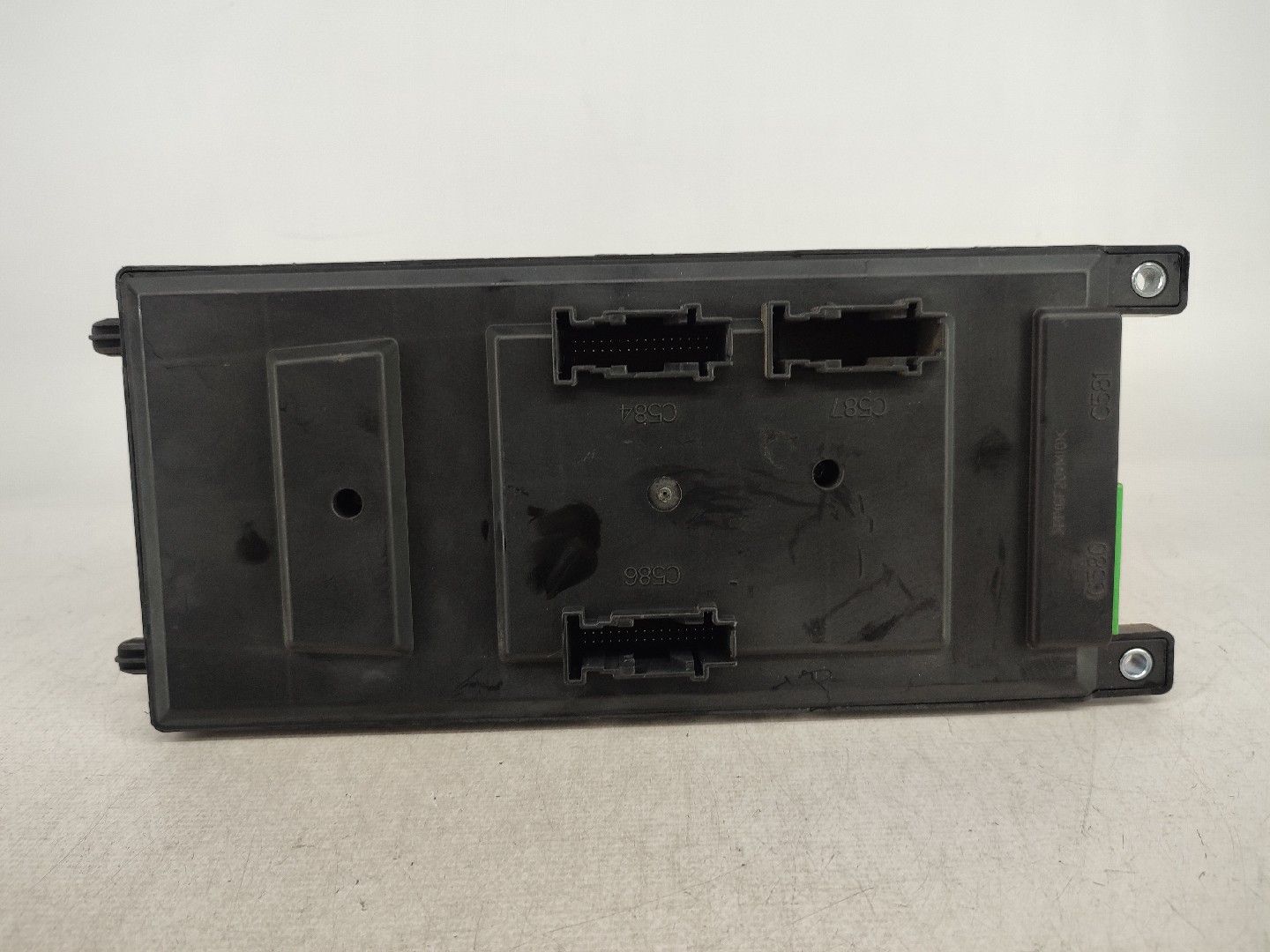 Fuse box LAND ROVER RANGE ROVER SPORT I (L320) 2.7 D 4x4 9847537 | B-Parts