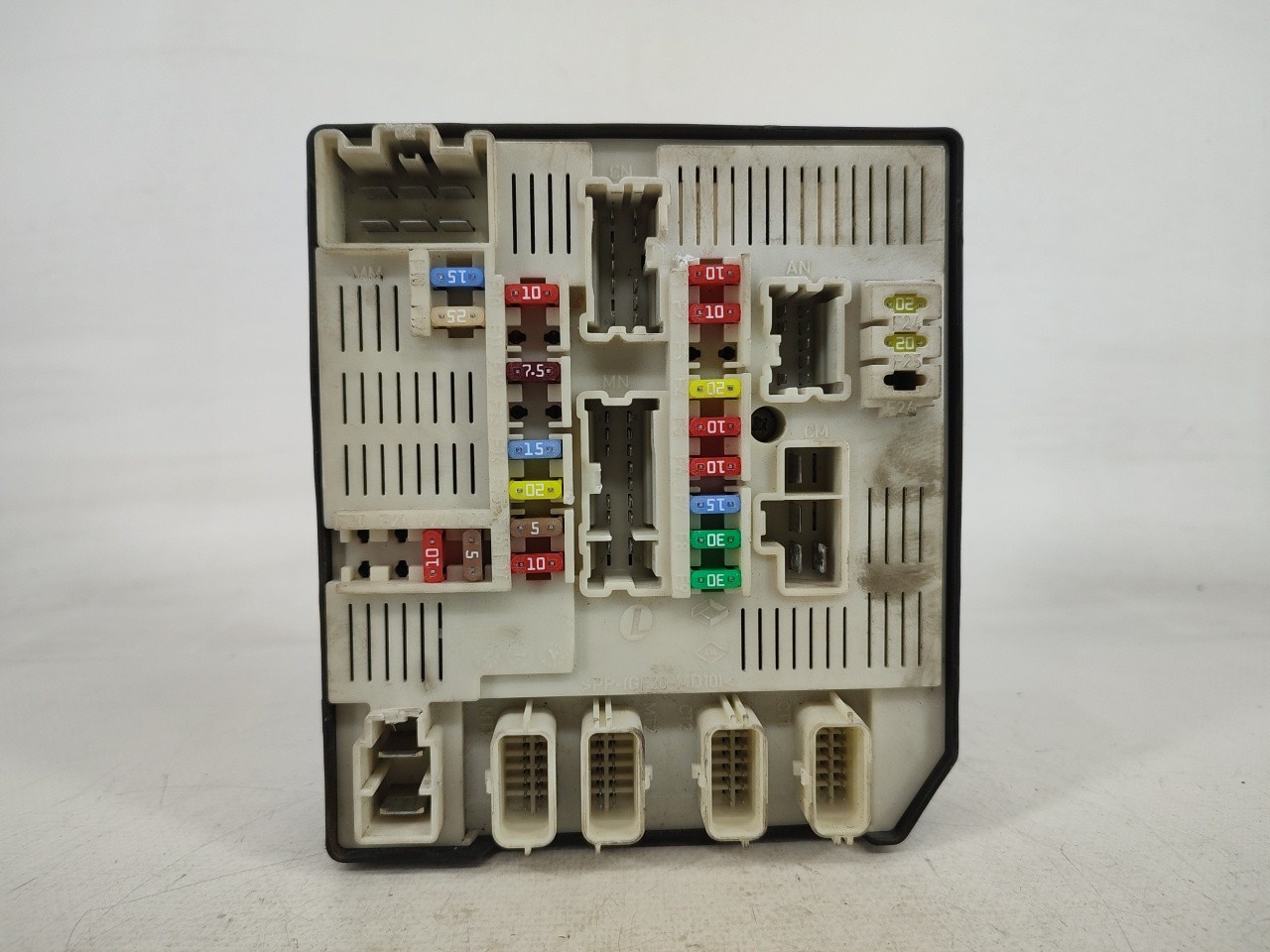 Fuse box RENAULT LAGUNA III (BT0/1) 2.0 dCi (BT01, BT08, BT09, BT0E, BT0K, BT12, BT1C, BT1D ...