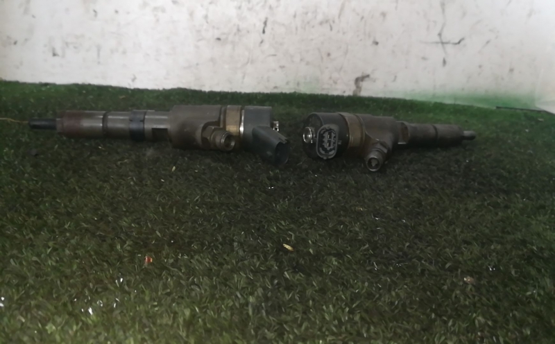 Injecteur CITROËN C4 I (LC_) 2.0 HDi 6183653 | B-Parts
