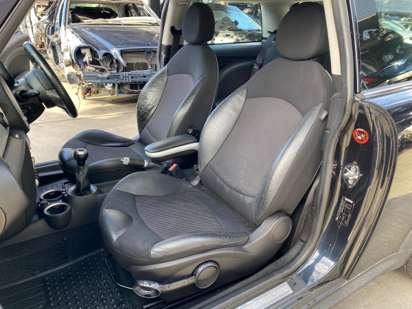 Rear wiper motor MINI MINI (R56) Cooper D 6763-6 932 013 -04 | B-Parts