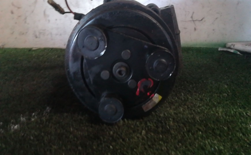 AC compressor SAAB 9000 2.0 4632055 | B-Parts