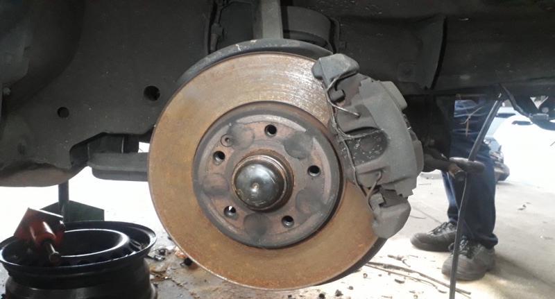 Right front steering knuckle MERCEDES-BENZ C-CLASS (W202) C 250 Turbo-D ...