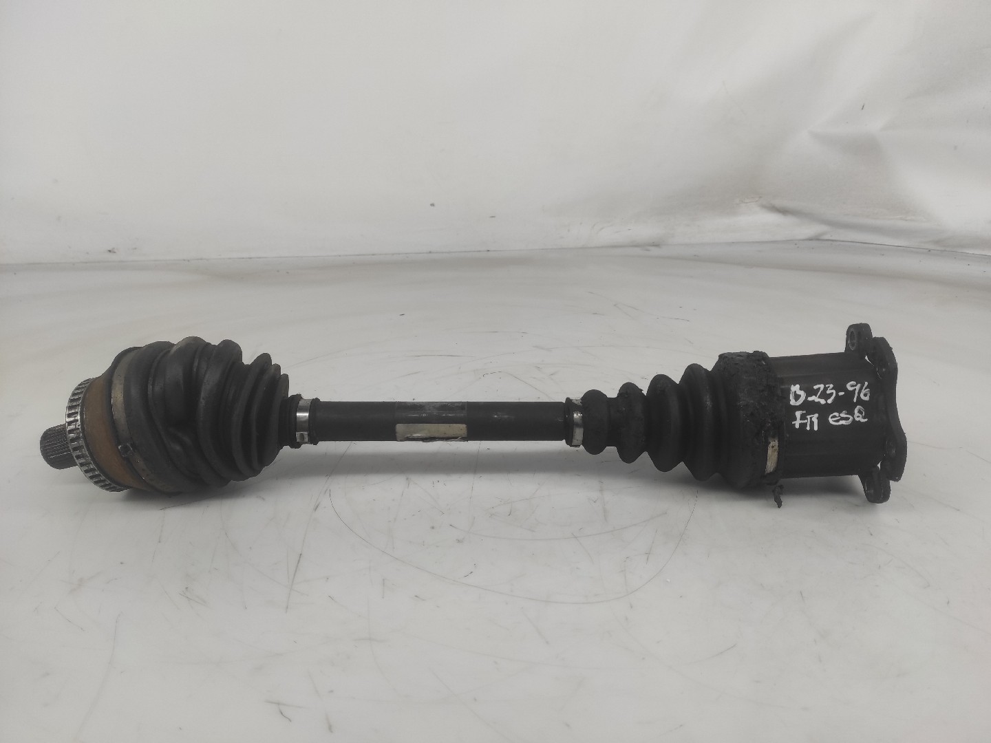 Left front driveshaft AUDI A4 B6 (8E2) 2.5 TDI quattro 10810154 | B-Parts