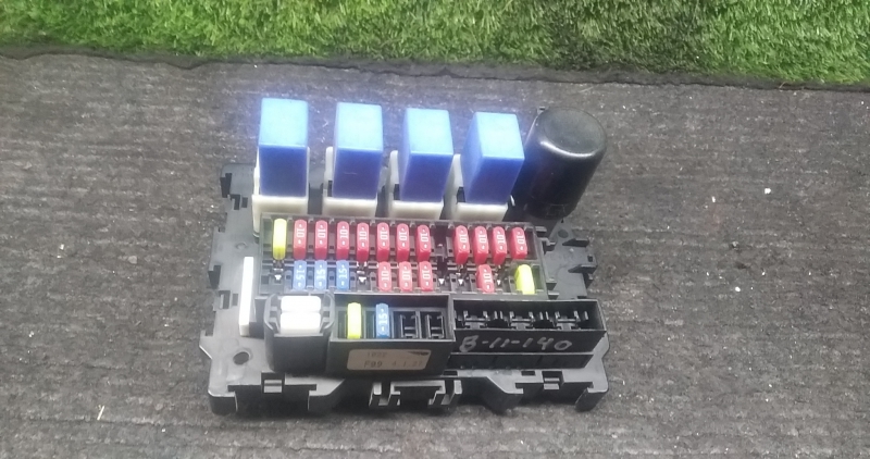 Fuse box NISSAN NAVARA Platform/Chassis (D22) 2.5 Di 4WD 10062409 | B-Parts