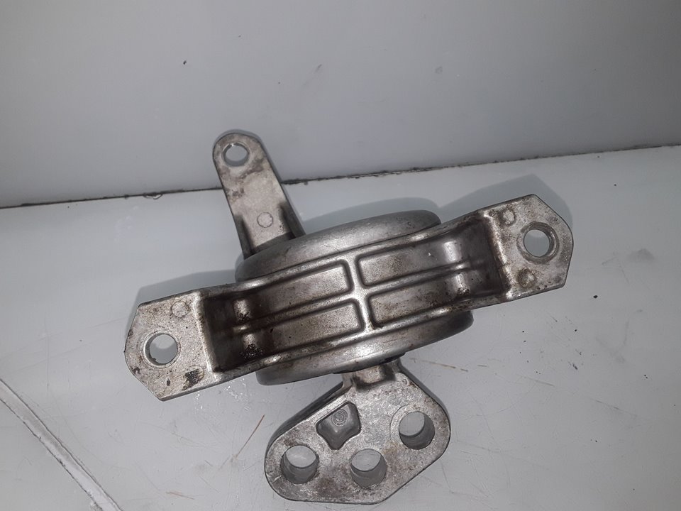 Engine mount MITSUBISHI PAJERO III (V7_W, V6_W) 3.2 Di-D (V68W) 9442166 ...