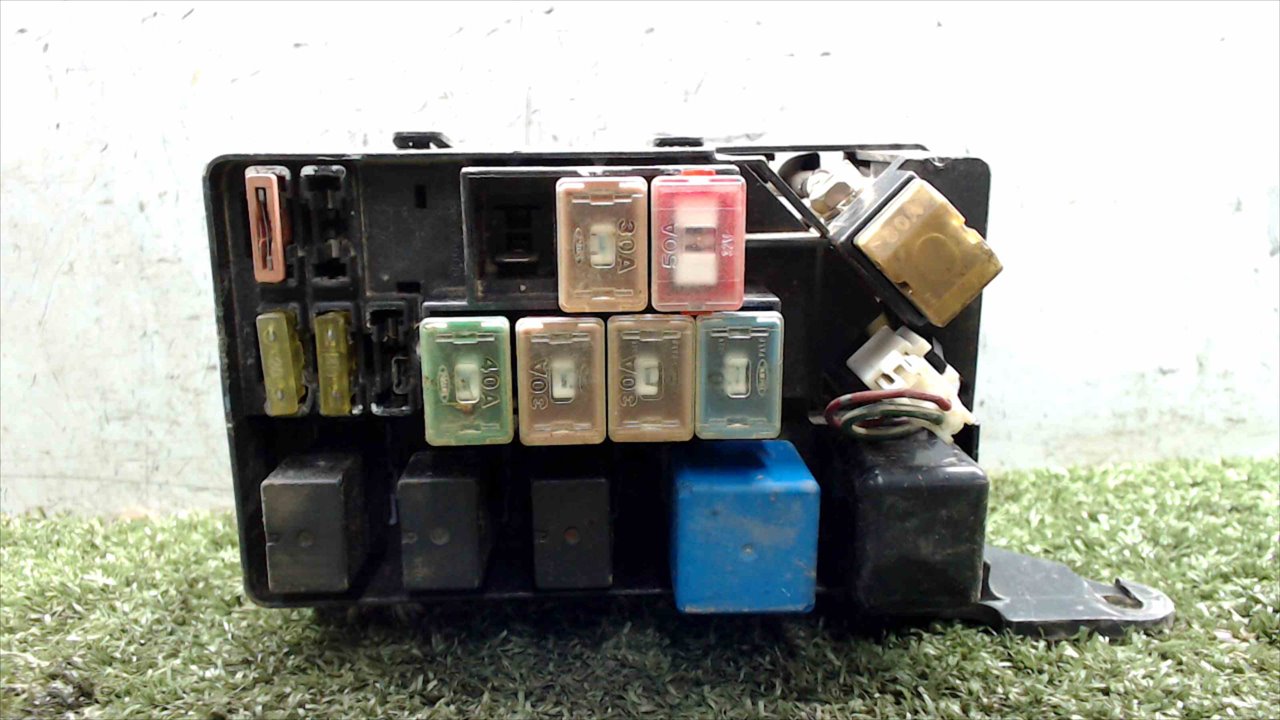 Fuse box MITSUBISHI L200 (K7_T, K6_T) 2.5 TD 4WD 10036742 | B-Parts