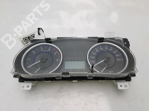 Instrument cluster TOYOTA HILUX VIII Pickup (_N1_) 2.4 D 4WD (GUN125 ...