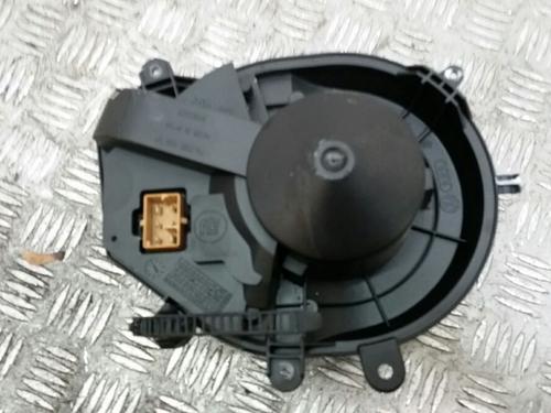 Heater blower motor VW PASSAT B5.5 Variant (3B6) 1.9 TDI 10473604 | B-Parts