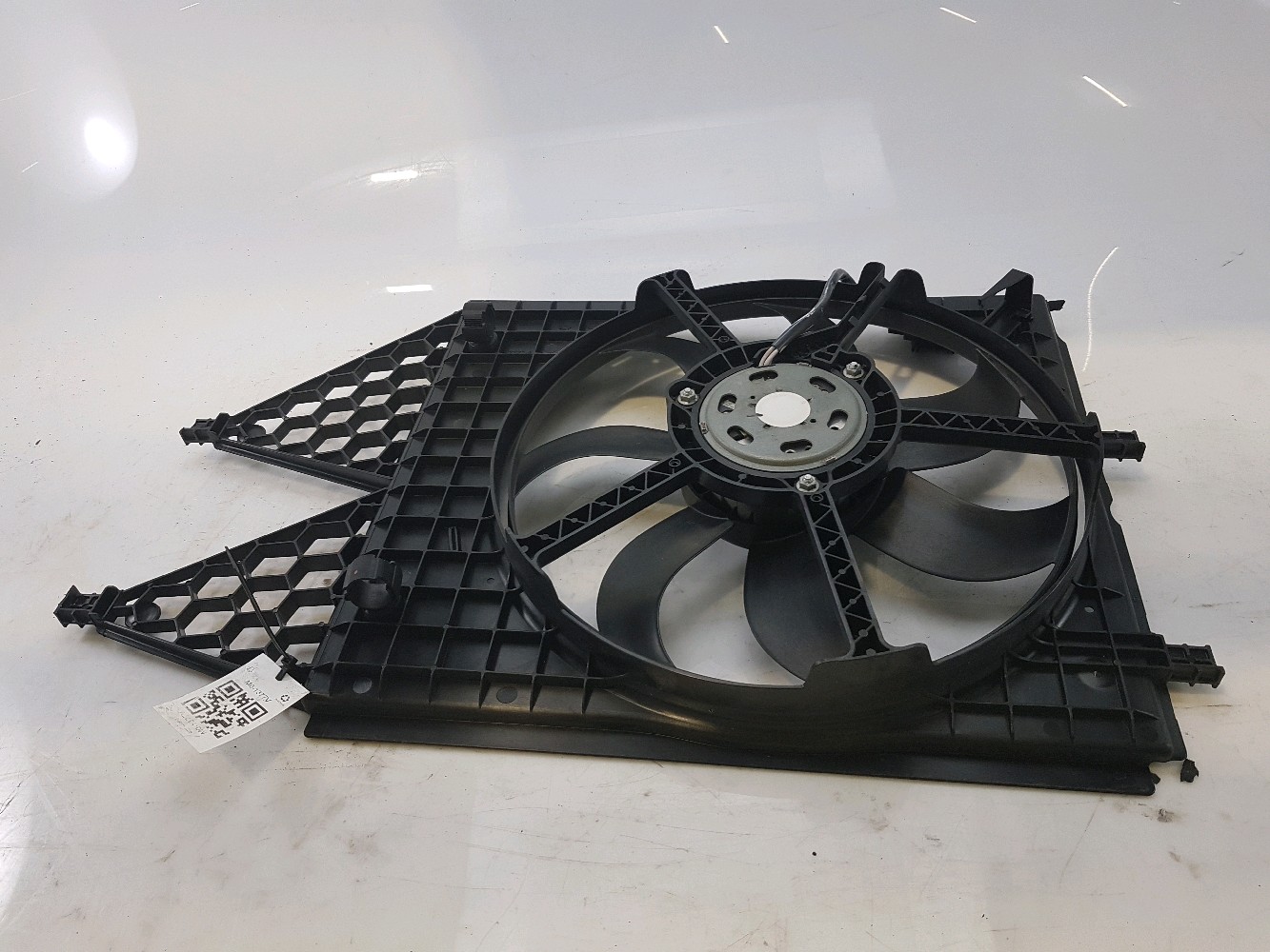 Radiator fan SEAT IBIZA IV (6J5, 6P1) 1.2 TSI 16312371 | B-Parts
