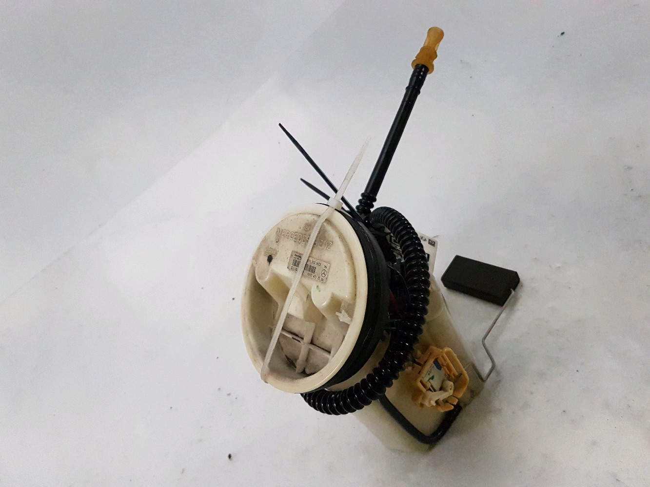 Fuel pump MERCEDES-BENZ C-CLASS (W203) C 180 Kompressor (203.046 ...