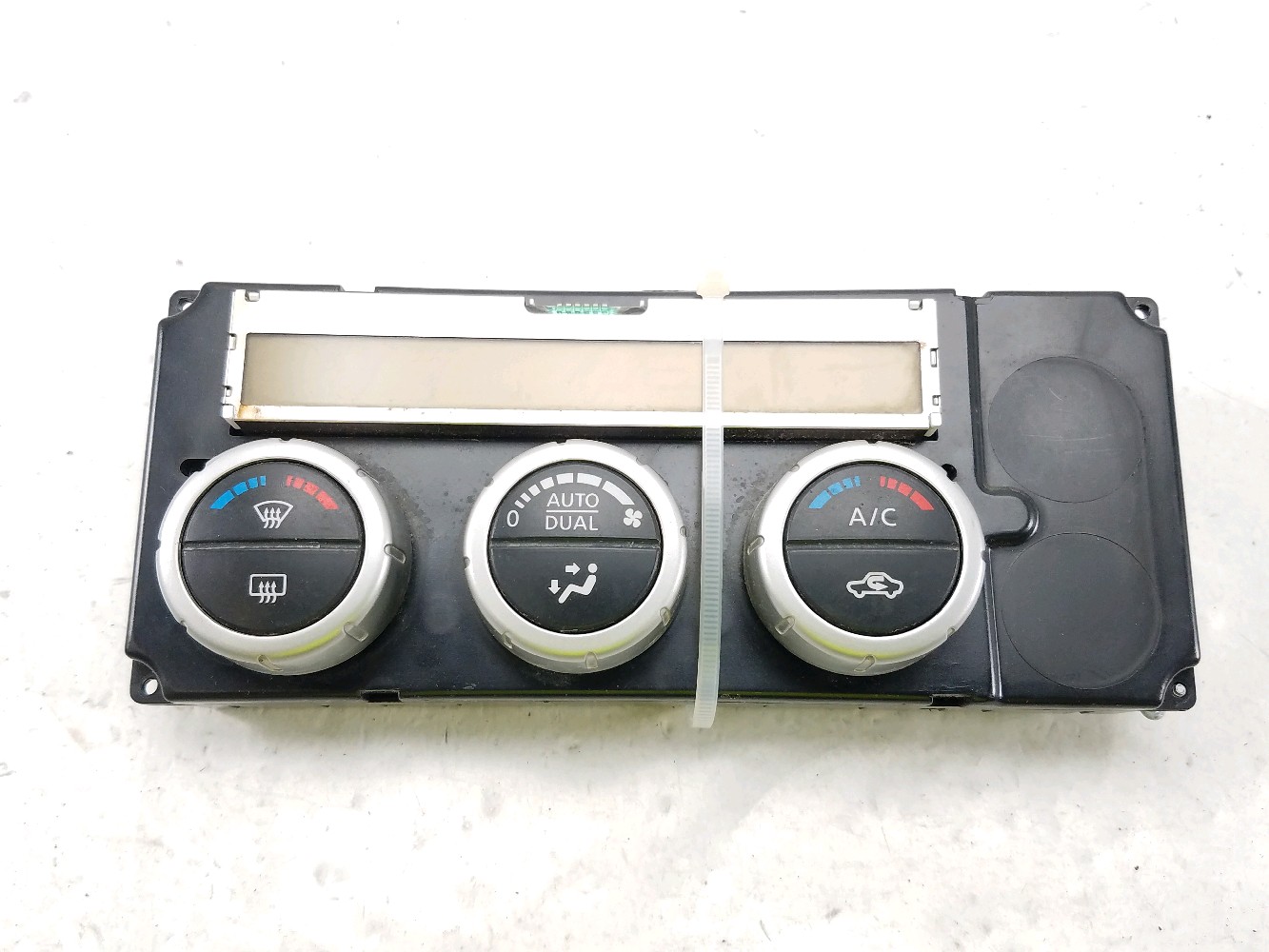 Climate control NISSAN NP300 NAVARA (D40) 2.5 dCi 4WD 10472996 | B-Parts