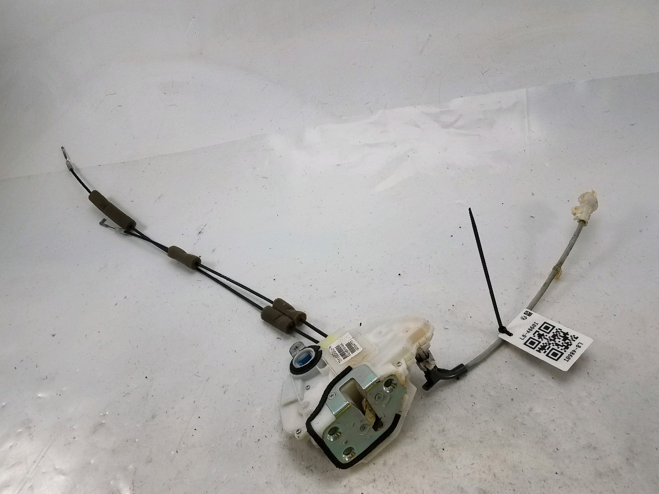 Front left lock HONDA CIVIC VIII Hatchback (FN, FK) 2.2 CTDi (FK3) 10641071 | B-Parts