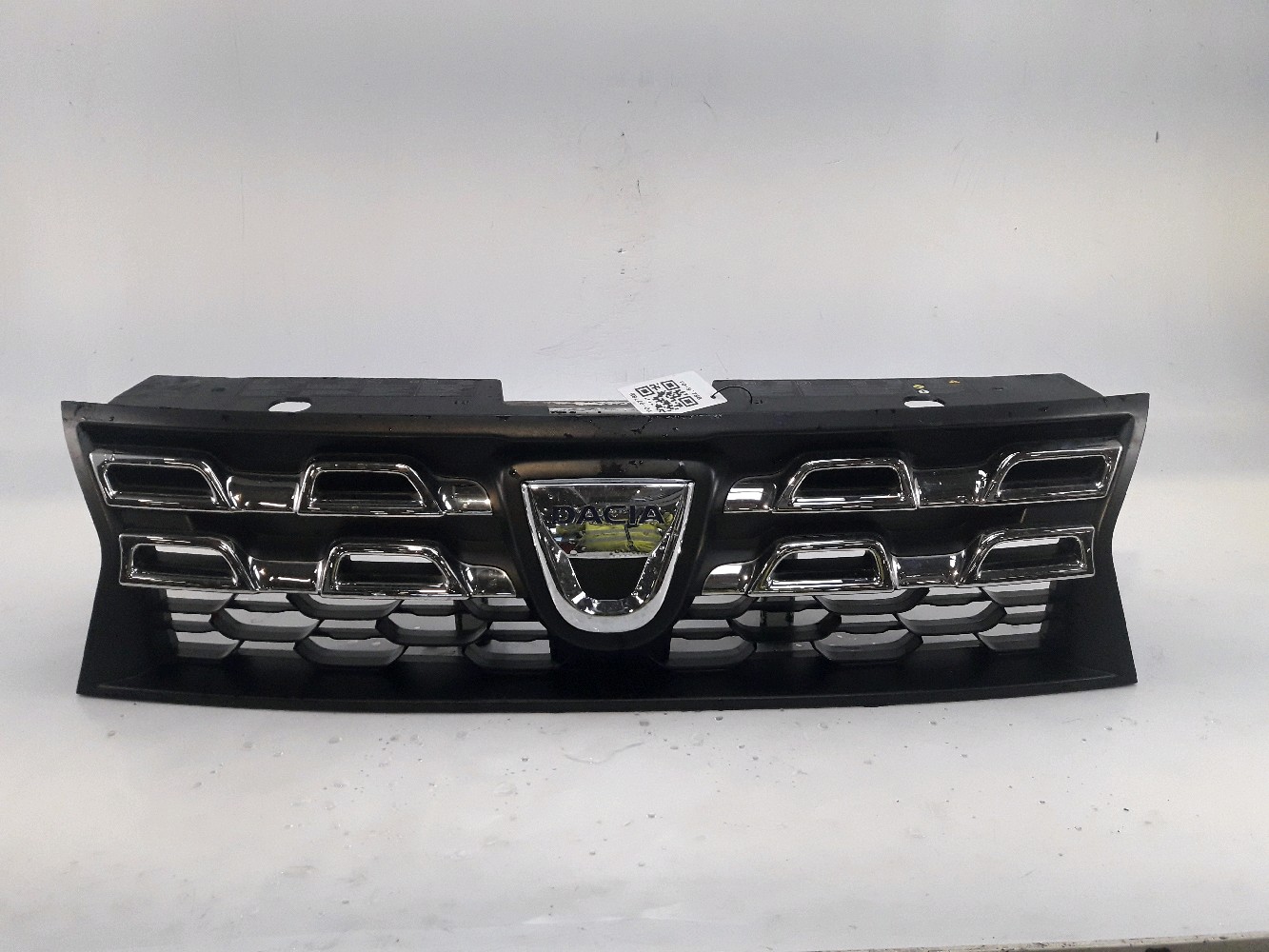 Front grille DACIA DUSTER (HS_) 1.5 dCi 10556591 | B-Parts