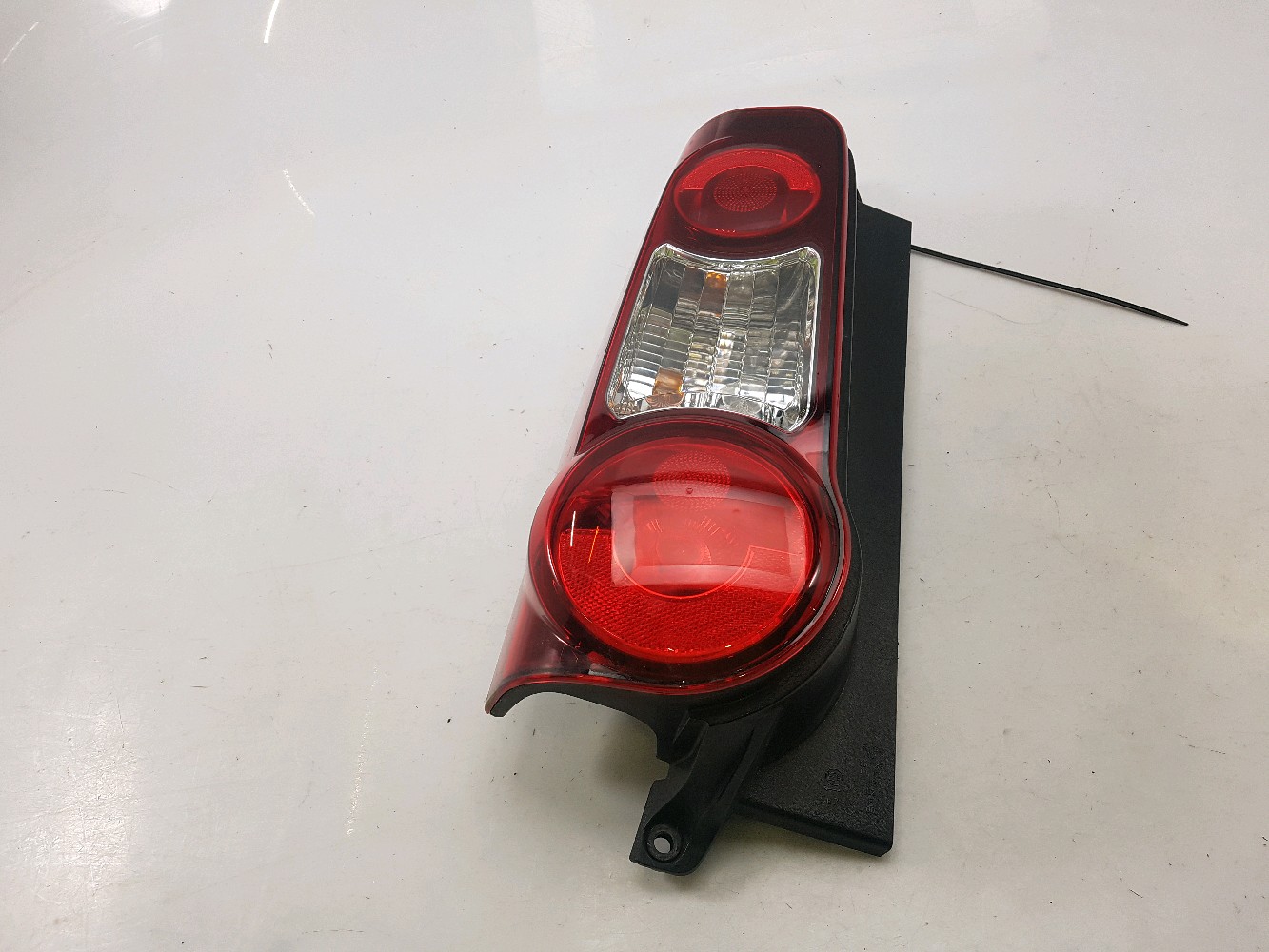 Feu arrière gauche CITROËN BERLINGO Box Body/MPV (B9) 1.6 HDi / BlueHDi 75 11763737 | B-Parts