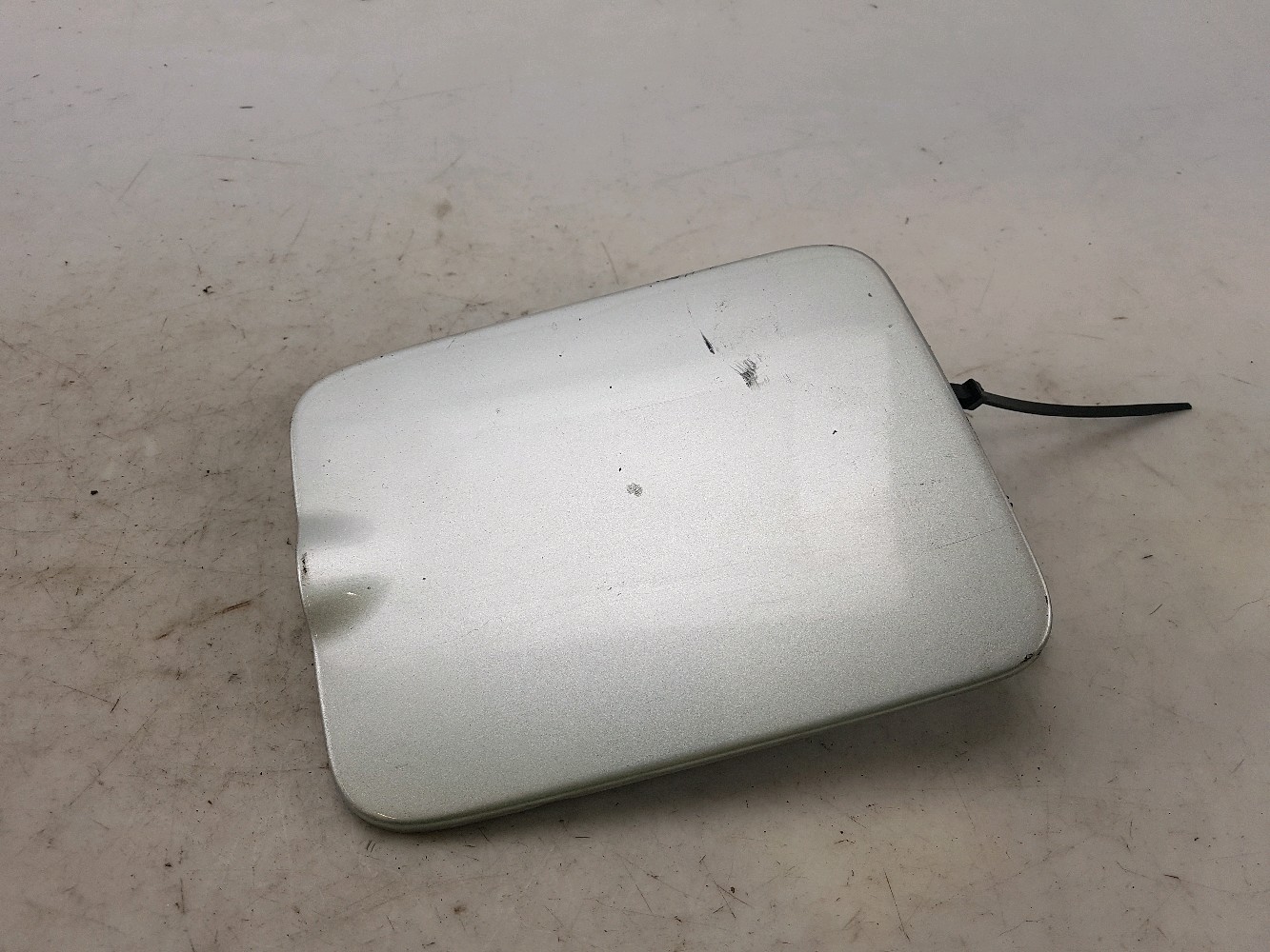 Fuel flap VOLVO V70 II (285) D5 12064521 | B-Parts