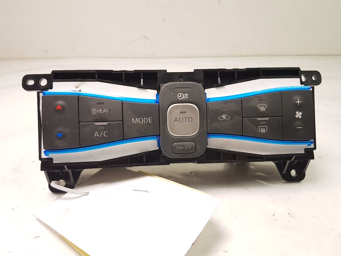 Climate control NISSAN LEAF (ZE0) Electric 10472401 | B-Parts