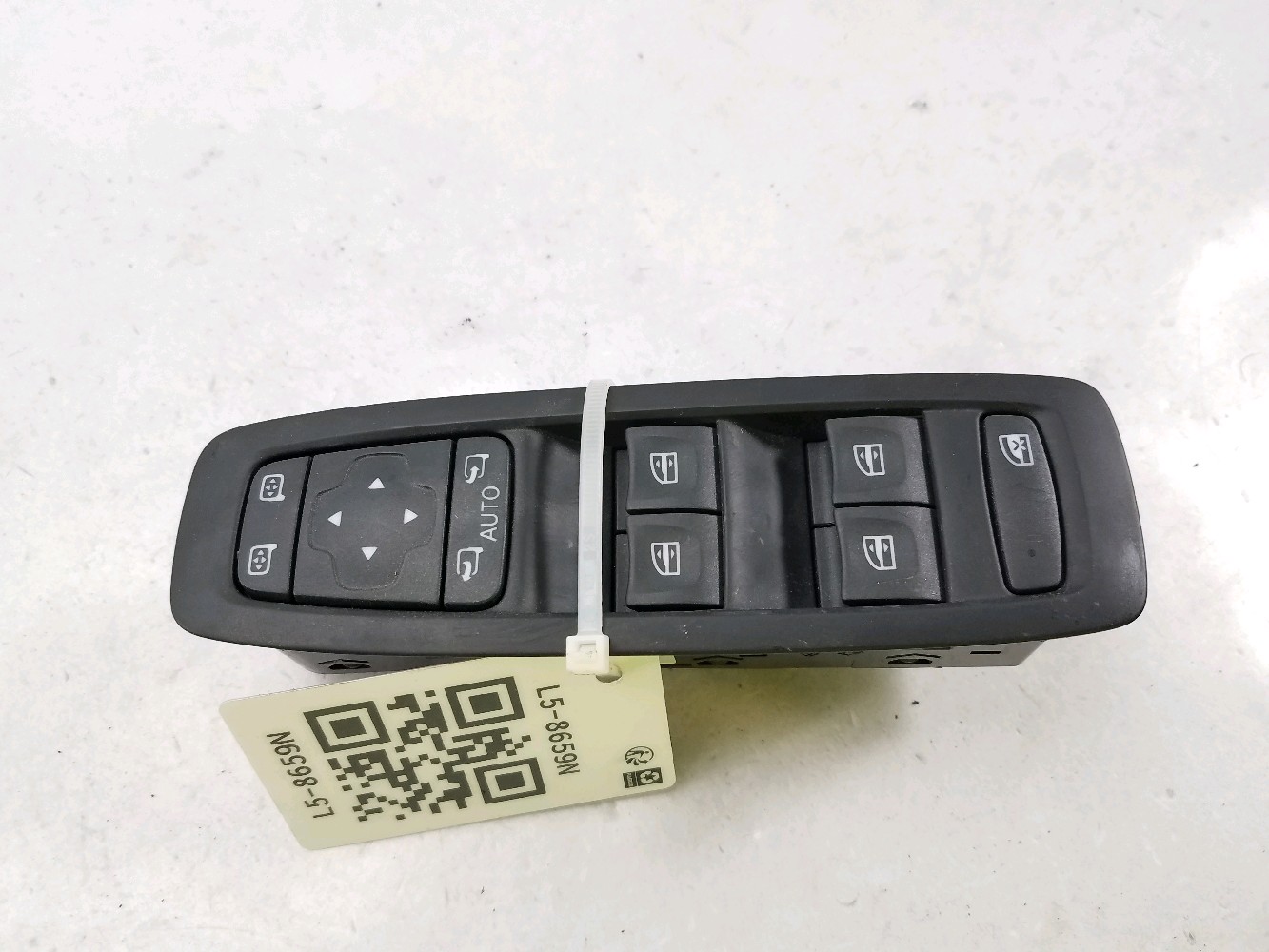 Interrupteur de vitre avant gauche RENAULT MEGANE IV Hatchback (B9A/M/N ...