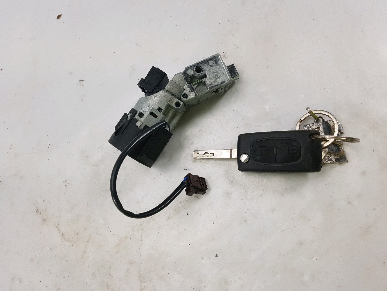 Clé de contact CITROËN C3 II (SC_) 1.4 HDi 70 11145844 | B-Parts