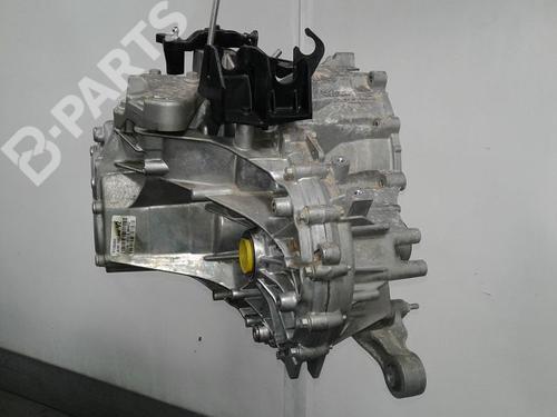 Manual gearbox VOLVO V40 Hatchback (525, 526) D2 10954580 | B-Parts