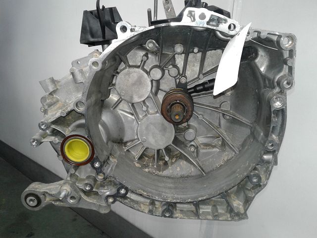 Manual gearbox VOLVO V40 Hatchback (525, 526) D2 10954580 | B-Parts